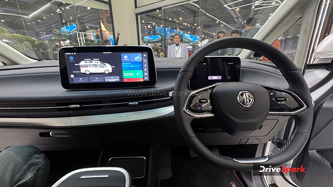 MG M9 Images [HD]: MG M9 Interior & Exterior Photo Gallery - DriveSpark