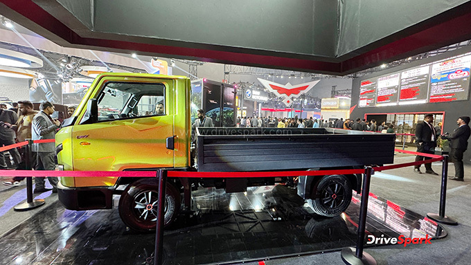 Montra Electric EVIATOR Images [HD]: Montra Electric EVIATOR Interior ...