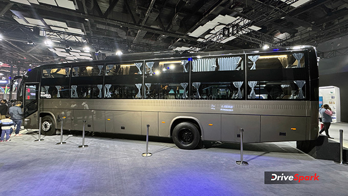 Tata Magna Coach Images [HD]: Tata Magna Coach Interior & Exterior ...