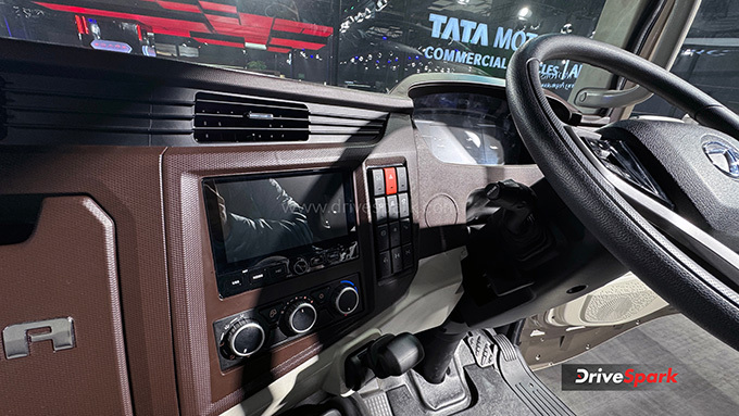 Tata Prima 35K Images [HD]: Tata Prima 35K Interior & Exterior Photo ...