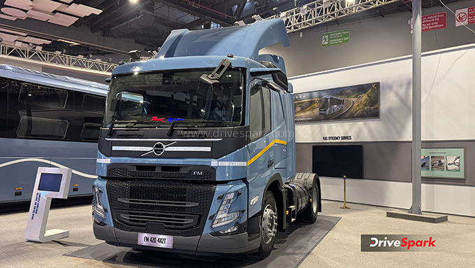 Volvo FM 420 4X2 Tractor Images [HD] - DriveSpark