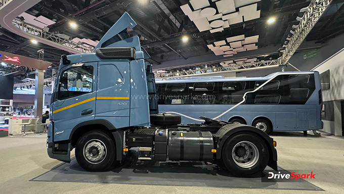 Volvo FM 420 4X2 Tractor Images [HD] - DriveSpark
