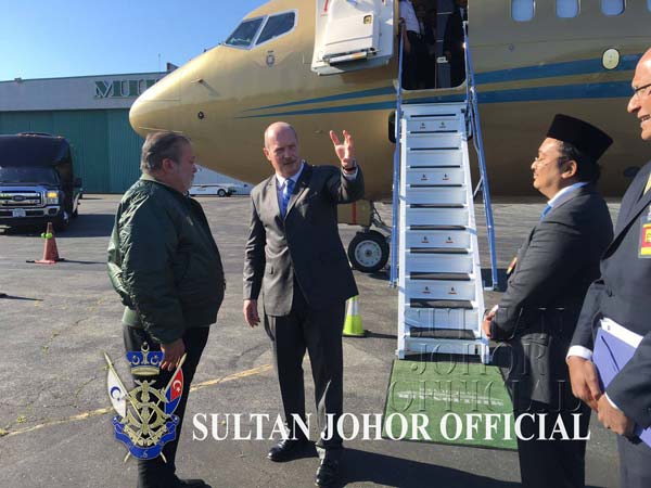 Sultan Of Johor’s Golden Boeing 737 Private Jet - Tamil DriveSpark