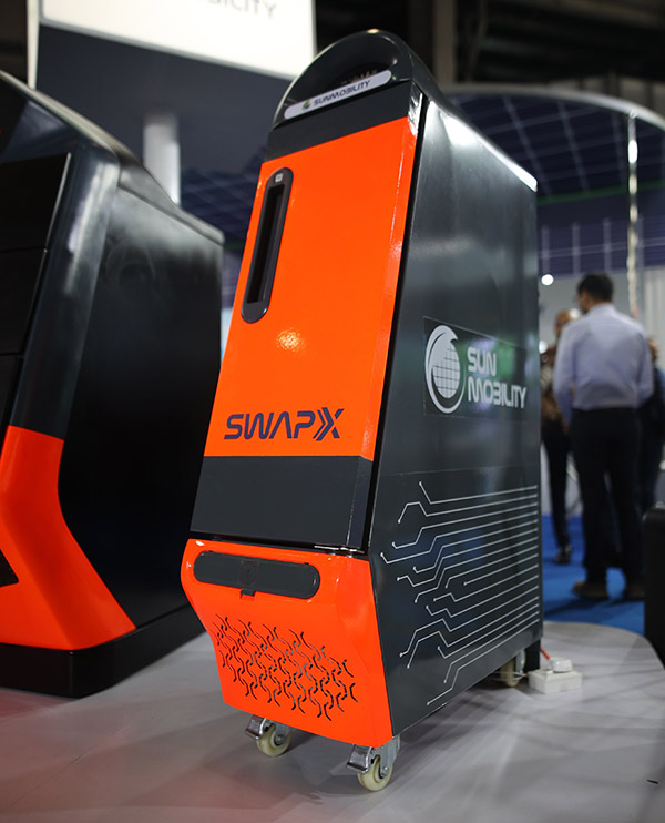 Sun Mobility Swap X : வண்டிக்கு சார்ஜ் ஏத்த இனி வெயிட் பண்ண வேணாம்! இது வந்தா பெட்ரோல் பங்க் ...