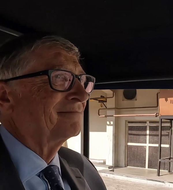 Bill Gates Drives Mahindra Ev : இந்திய நிறுவனத்தைப் புகழ்ந்து தள்ளிய ...