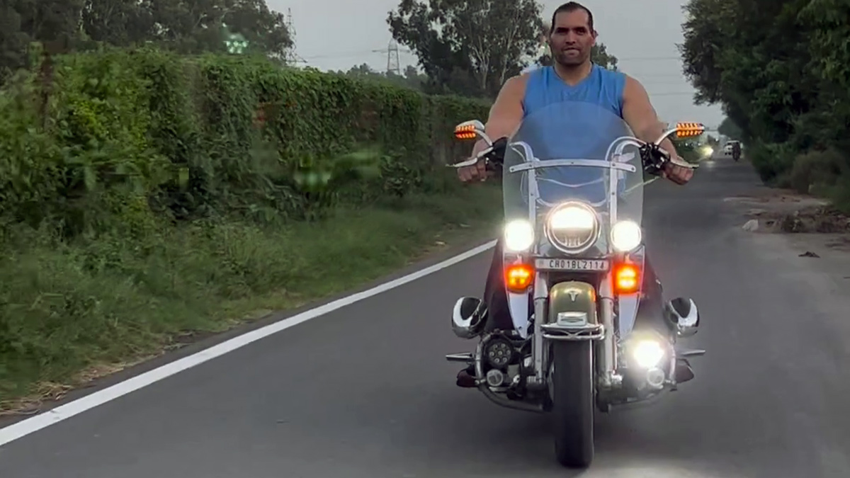 Wrestler Great Khali Rides Harley-Davidson Bike : எவ்வளவு பெரிய மனுஷன் ...