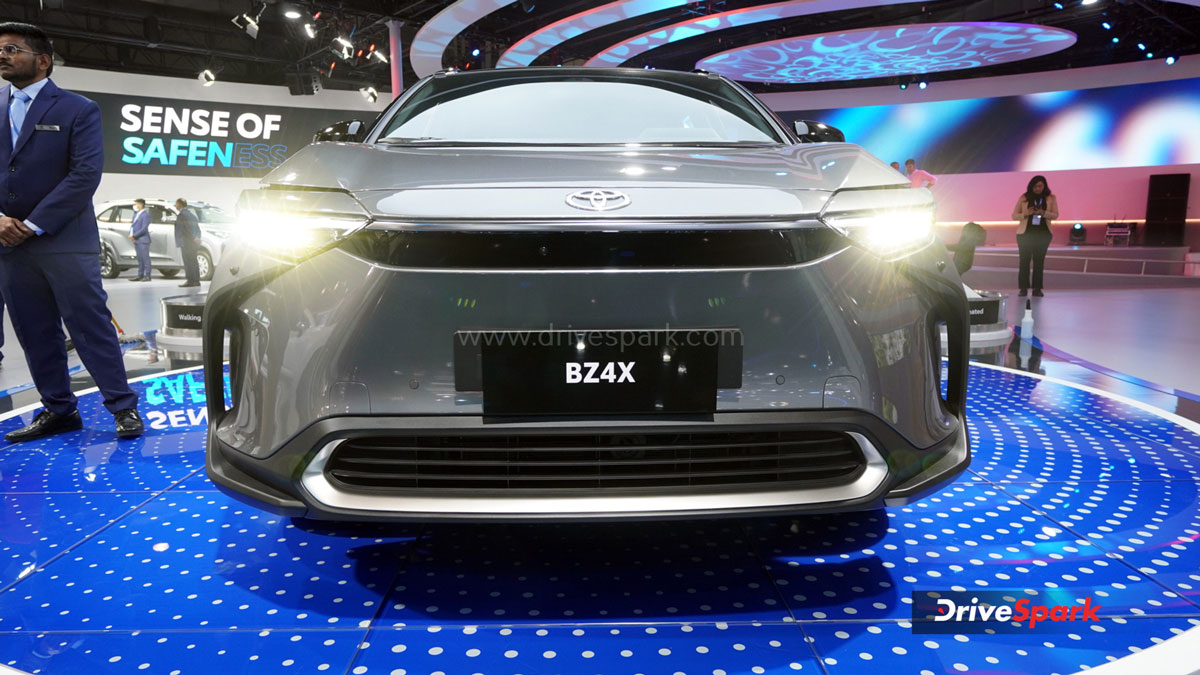 Toyota To Develop Electric Car With 1000 KiloMeters Range On A Full Charge.. வாயடைத்து நிற்கும் ...