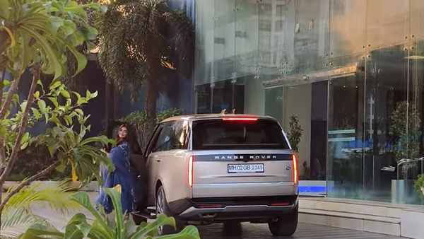 Pooja Hegde Buys Land Rover Range Rover SUV: றெக்கை இல்லாத தேவதை! 5 ...