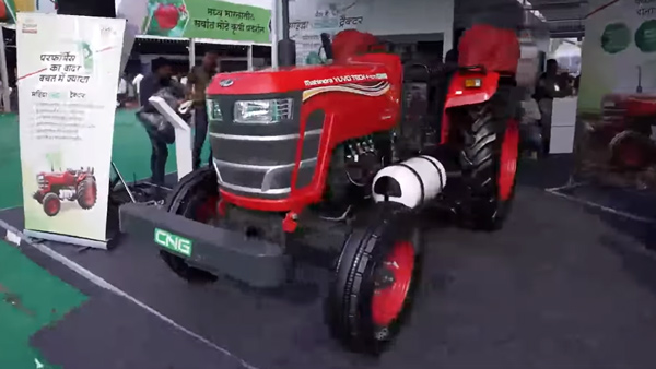 Mahindra Unveiled Its First CNG Mono Fuel Tractor: மஹிந்திரா ...