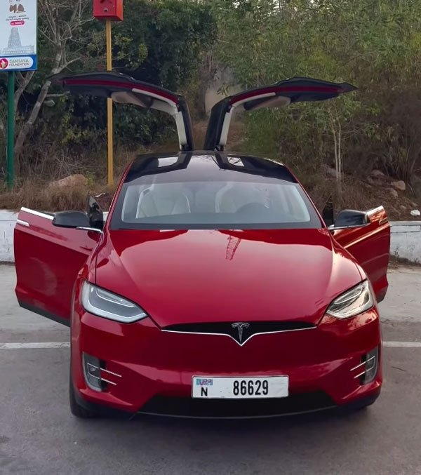 Tesla Model X Electric Car In Mysuru : நம்ம ஊர் சாலையில் டெஸ்லா ...