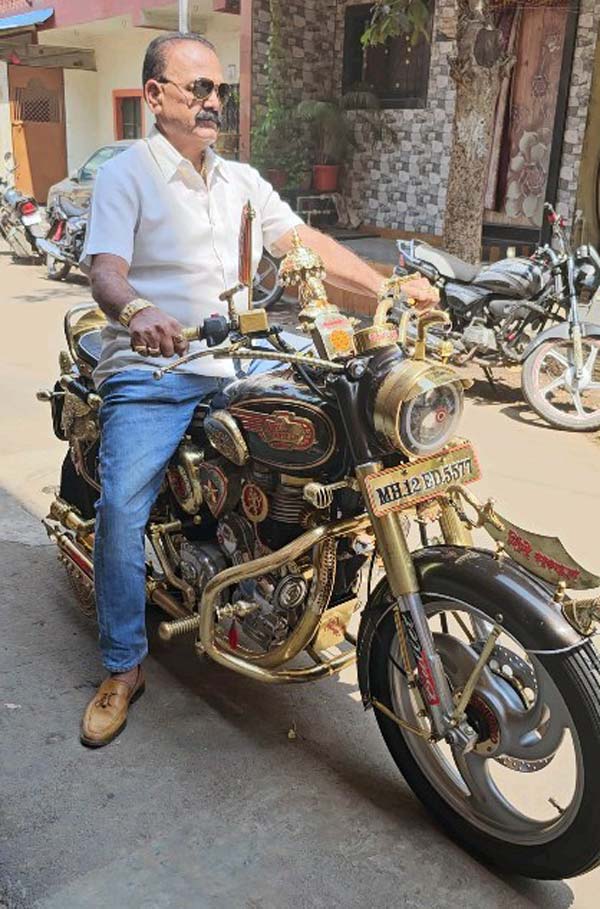 Gold Man Of India And His Gold-Wrapped Luxury Cars : இதுகெல்லாம் தனி ...