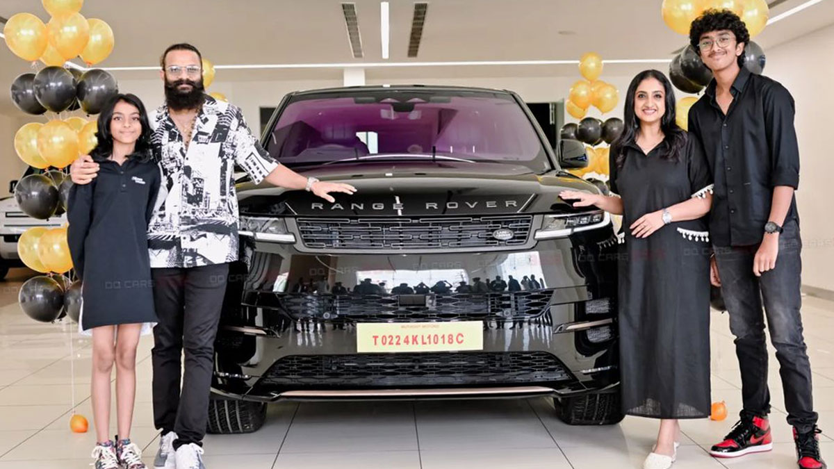 Actor Jayasurya Takes Delivery Of Range Rover Autobiography With His ...