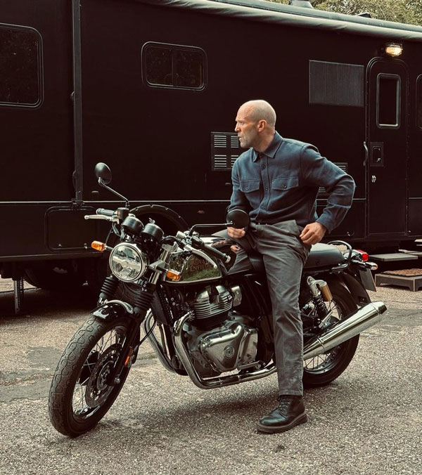 Actor Jason Statham Posing With Royal Enfield Bike: சென்னையில் ...