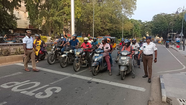 Chennai Sticker in Number Plate - தமிழகம் முழுவதும் பிரஸ், போலீஸ்ன்னு ...