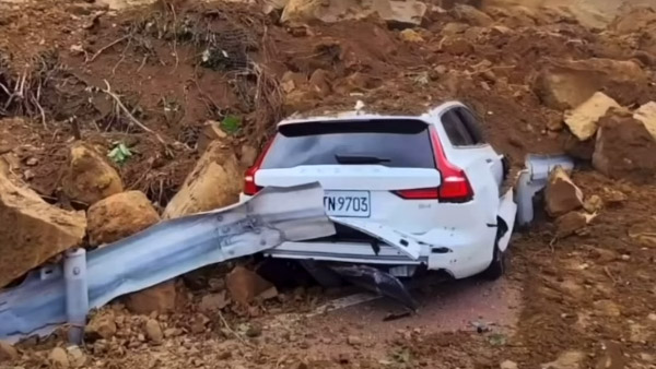 Volvo V60 Car Remains Drivable Even After Crushed By Landslide ...
