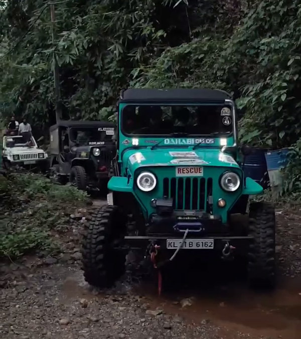 Off-Road Vehicles In Wayanad Landslide Rescue Operations: வயநாட்டில் ...