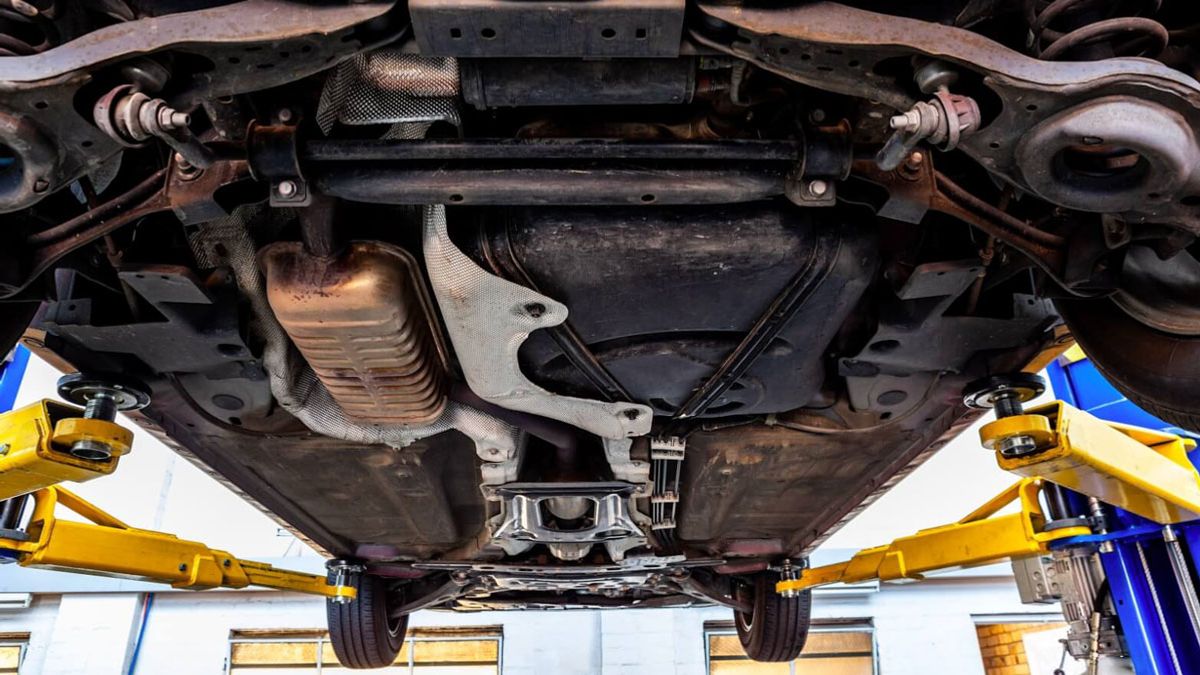 Underbody Coating - மழைக்காலத்தில் உங்கள் வாகனத்தைச் சேதத்திலிருந்து ...
