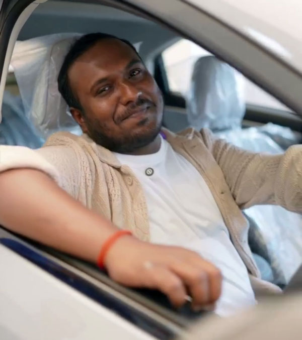 Youtuber Prashanth Gowda Buys Tata Curvv EV: 20 லட்ச ரூபாய் கார் உடன் ...