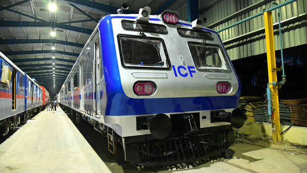 ICF AC Electric Train - சென்னை மக்களை டார்கெட் செய்து தவிர்க்கும் ...
