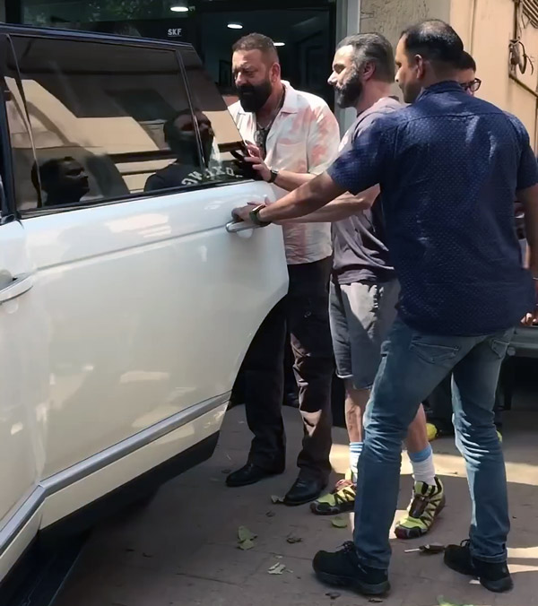 Sanjay Dutt Range Rover - தீவிரவாத செயலுக்கு ஜெயலுக்கு போயிட்டு வந்து ...
