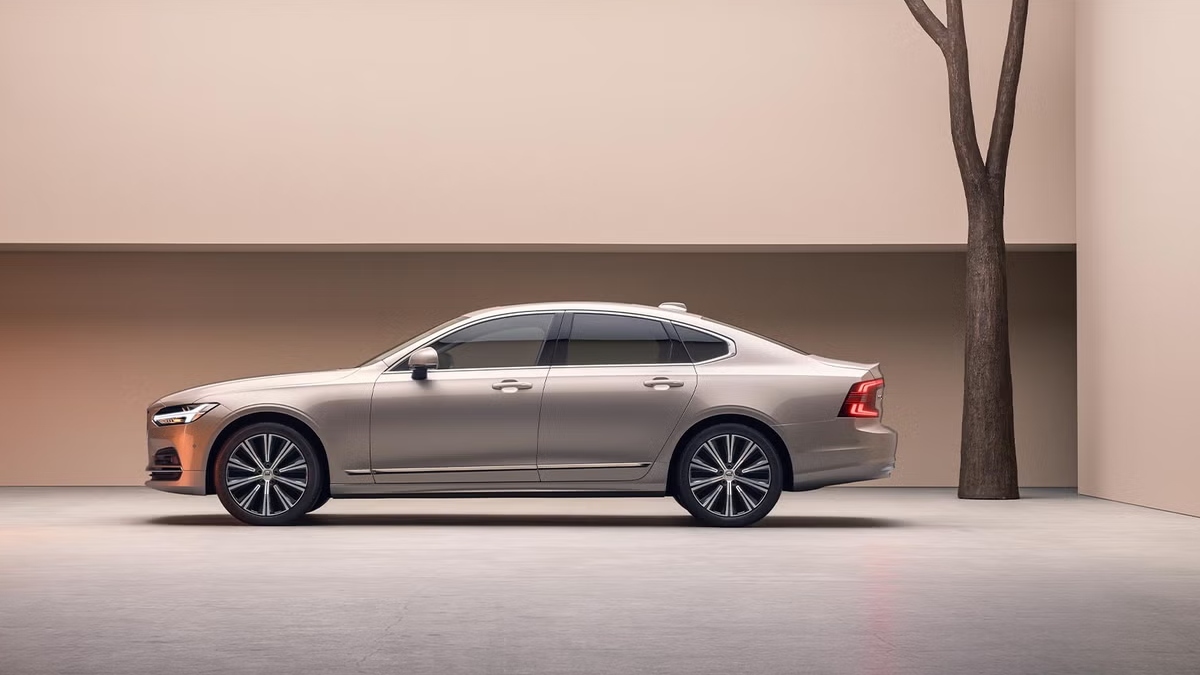 Volvo S90 Discontinued - நல்ல காரை திடீர்ன்னு சேல்ஸ்ல இருந்து நிப்பாட்டிட்டாங்க! இனி எல்லாம் ...