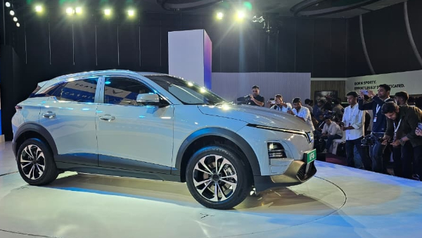 VinFast VF 6 Electric SUV Launched In India: அடிமாட்டு விலையில் ...