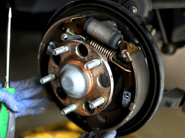 how to save brake pads life span while driving here the key tips ...