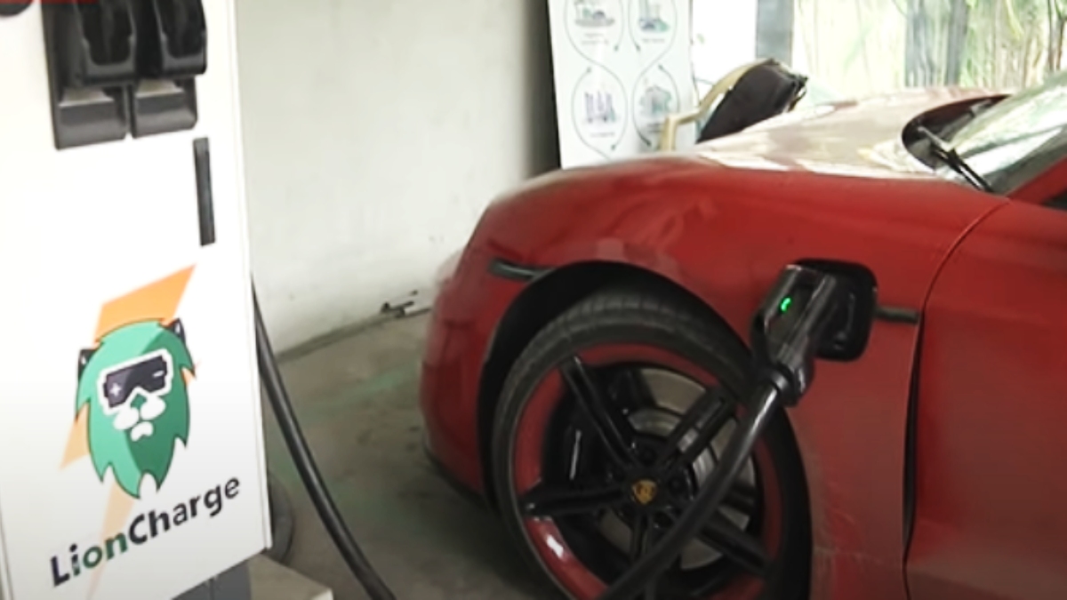 lion charge EV charging stations in Hyderabad హైదరాబాద్‌లో లయన్‌ ఛార్జ్ ...