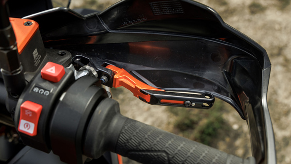 KTM Adjustable Levers: కేటీఎం అడ్జస్టబుల్ లివర్స్ బైక్‌పై మీకు మెరుగైన ...