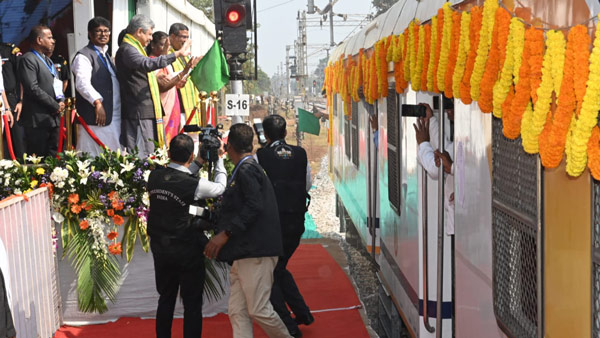 సొంత జిల్లాలో మూడు రైళ్లను ప్రారంభించిన రాష్ట్రపతి ద్రౌపది ముర్ము ...