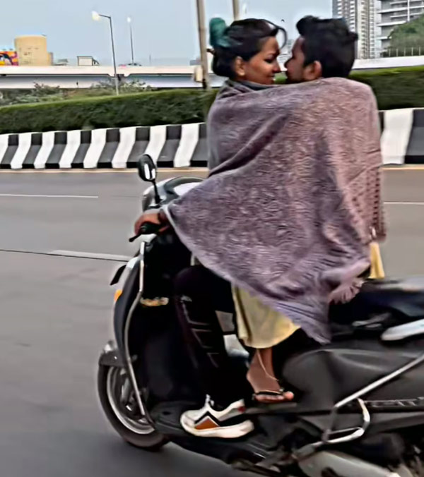 Live Video రోడ్డుపై ప్రేమ జంట డేంజరస్‌ రొమాన్స్.. వీడియో రికార్డు చేస్తున్నట్లు గుర్తించినా ...