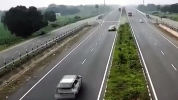 తూర్పు గోదావరి జిల్లాలో రెండు కార్లు ఢీకొని ఘోర రోడ్డు ప్రమాదం ...