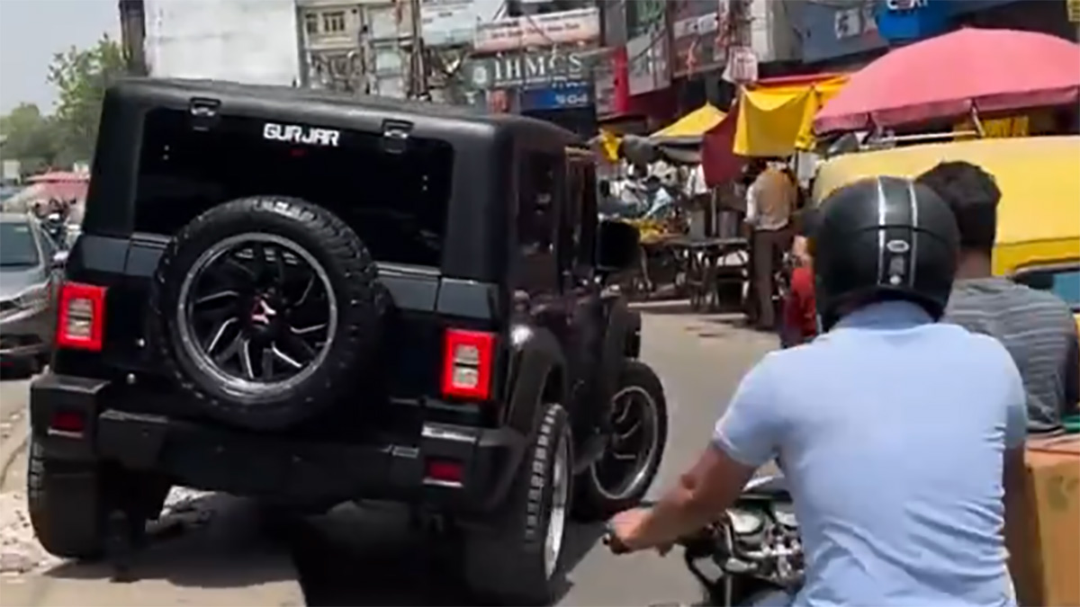 పబ్లిక్ రోడ్డుపై ర్యాష్ డ్రైవింగ్.. వీడియో చూస్తే ఎవరికైనా కోపం ...