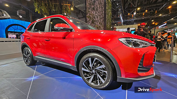 హైబ్రిడ్ కారుతో అదరగొట్టిన ఎంజీ మోటార్.. ఈ క్రాస్‌ఓవర్ మోడల్‌లో ...