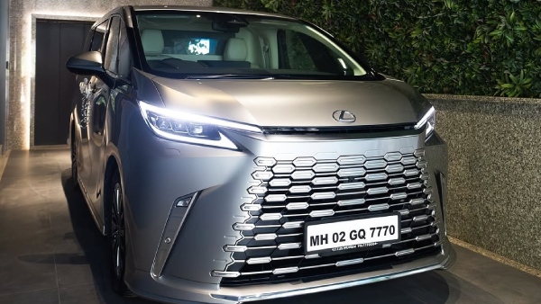 ఈ హీరో కారు ధరతో ఊర్లో 5 ఎకరాల పొలం కొనచ్చు! ఖరీదైన కారు కొన్న హీరో ...