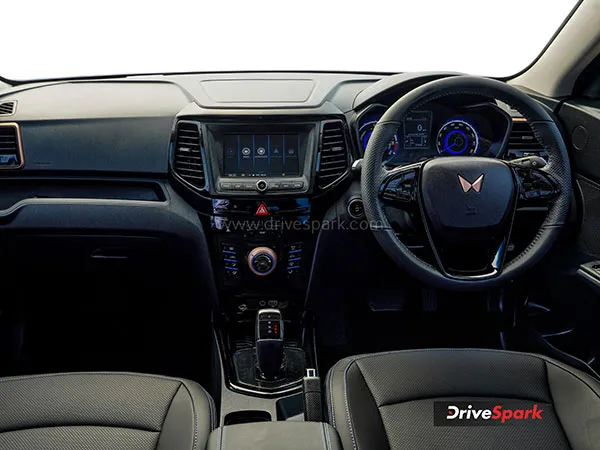 Mahindra XUV400 Price in India, Mileage, Images, Specs, Features ...