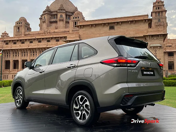 Maruti Suzuki Invicto Price in India, Mileage, Images, Specs, Features ...